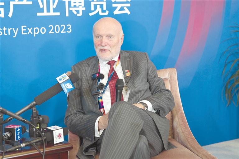 [新闻] Former Deputy Prime Minister of Croatia, Ante Simonic: Guizhou is ...